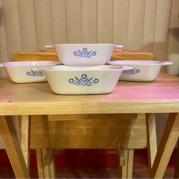 Corningware | Kitchen | Corning Ware Blue Cornflake Casserole Dishes ...